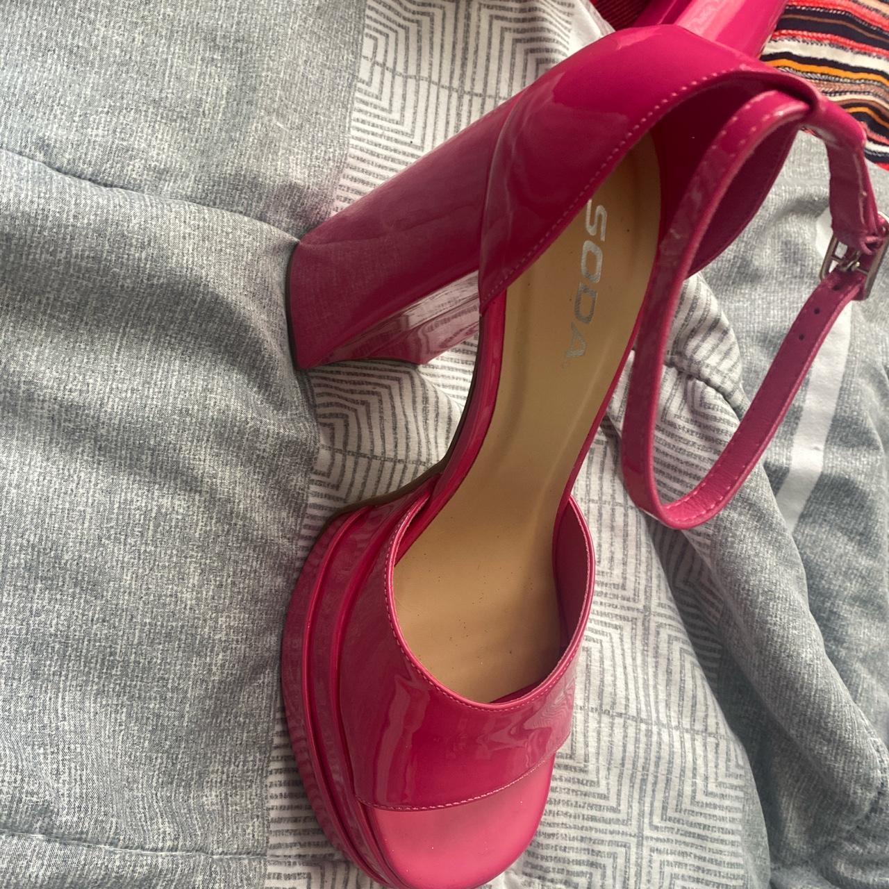Women's Pink Courts | Depop