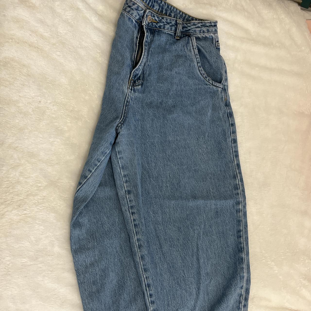 Mom Jean - wide leg, slight taper at the ankle jeans - Depop