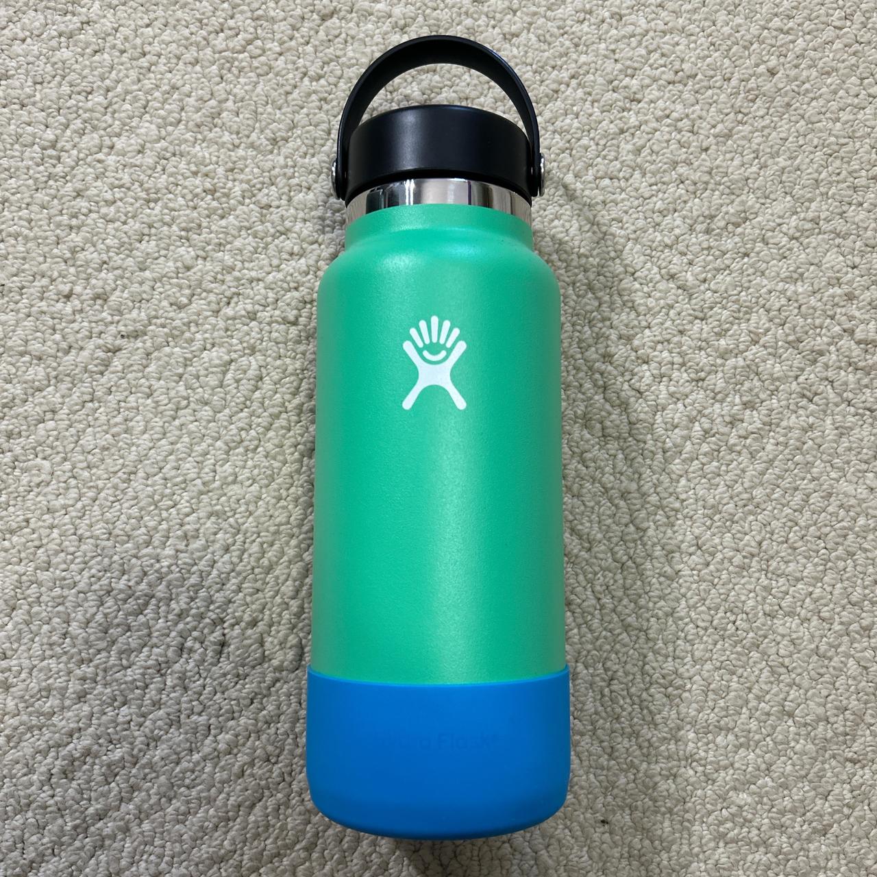 HydroFlask Wide Mouth 32 oz Spearmint Comes with... - Depop