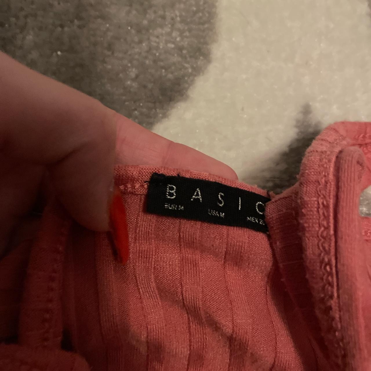 Revealing clavage top. Doesn’t suit me #croptop - Depop