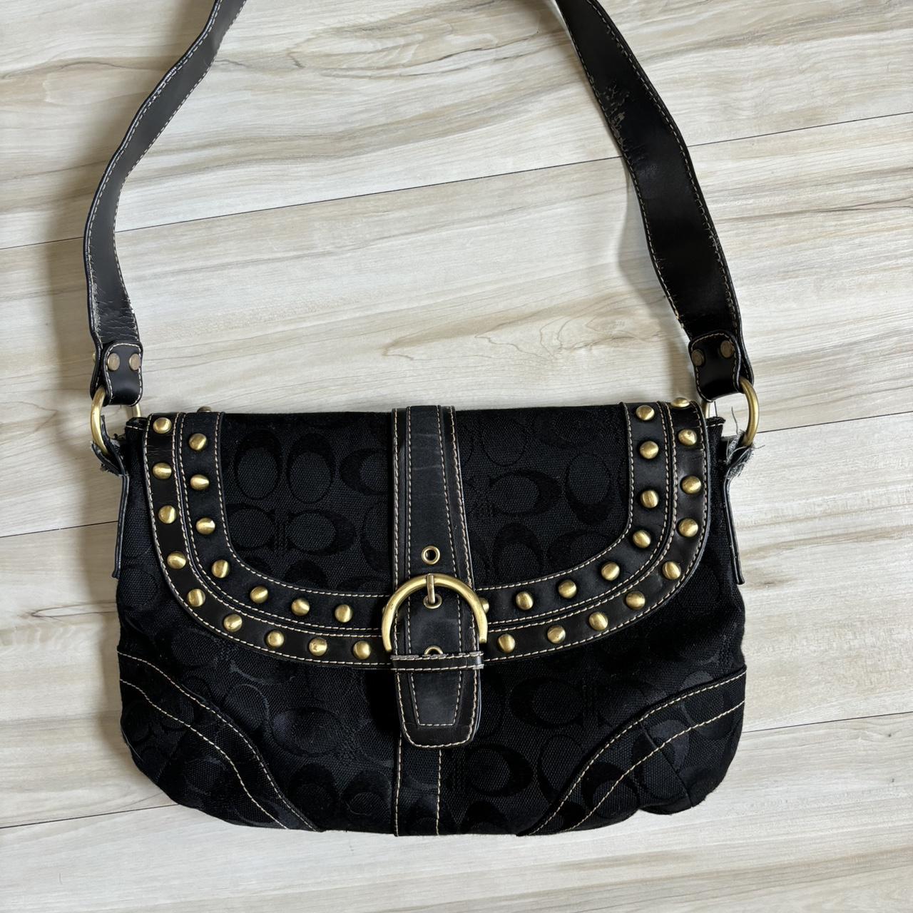 Vintage coach shoulder purse! 👜 Has wear and tear... - Depop