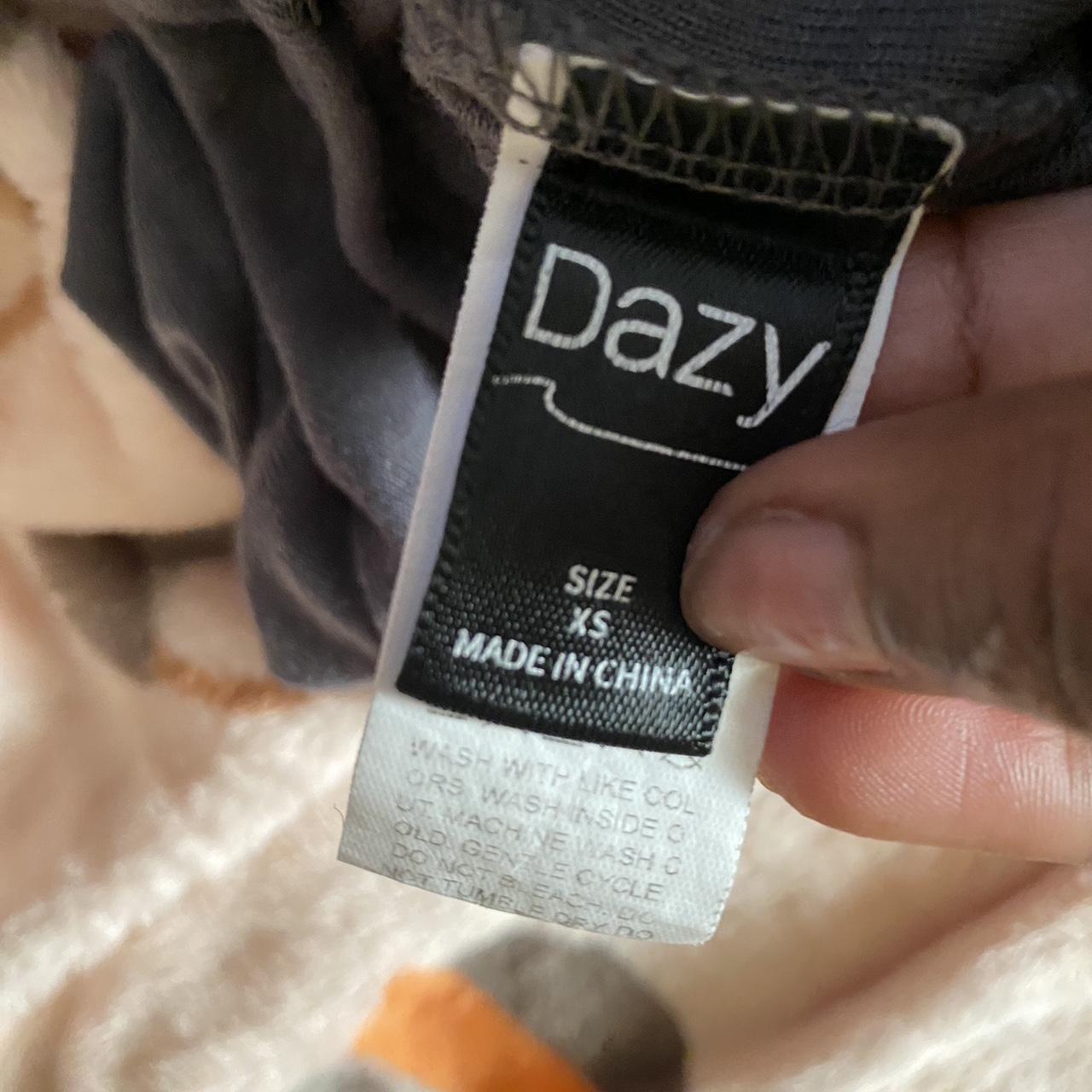 dazy crop top . size xs,, really comfy material . - Depop