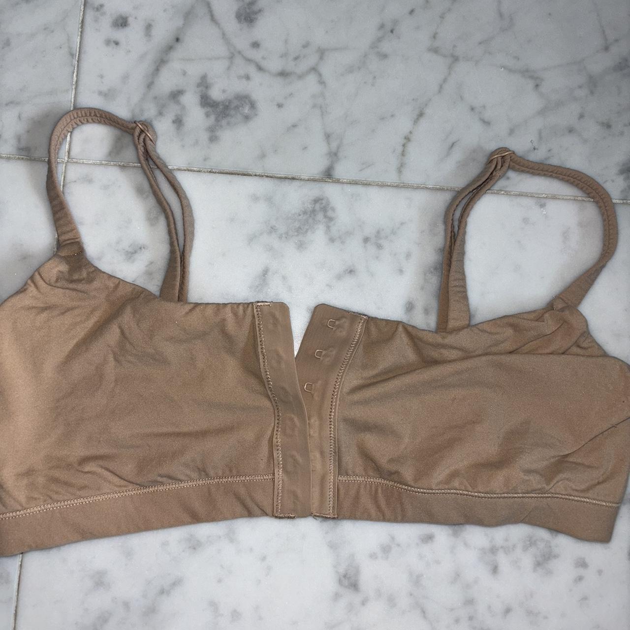 Skims ‘Fits Everybody’ adaptive scoop bralette Hook... - Depop