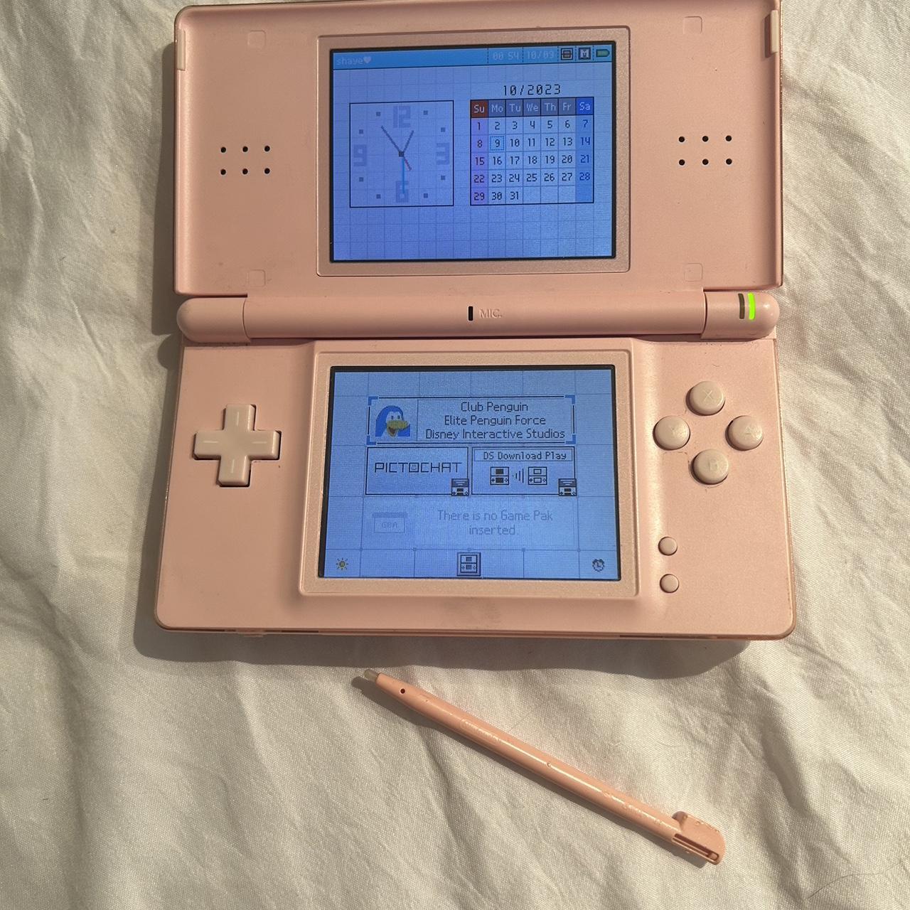 Pink Nintendo DS lite with club penguin game - Depop
