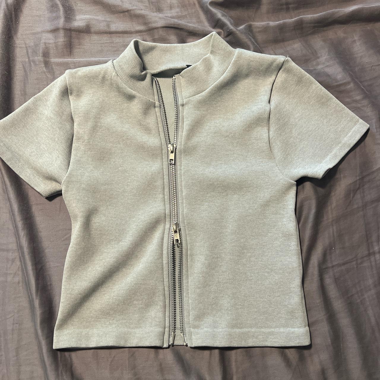 Two way zipper cropped top #trendy - Depop