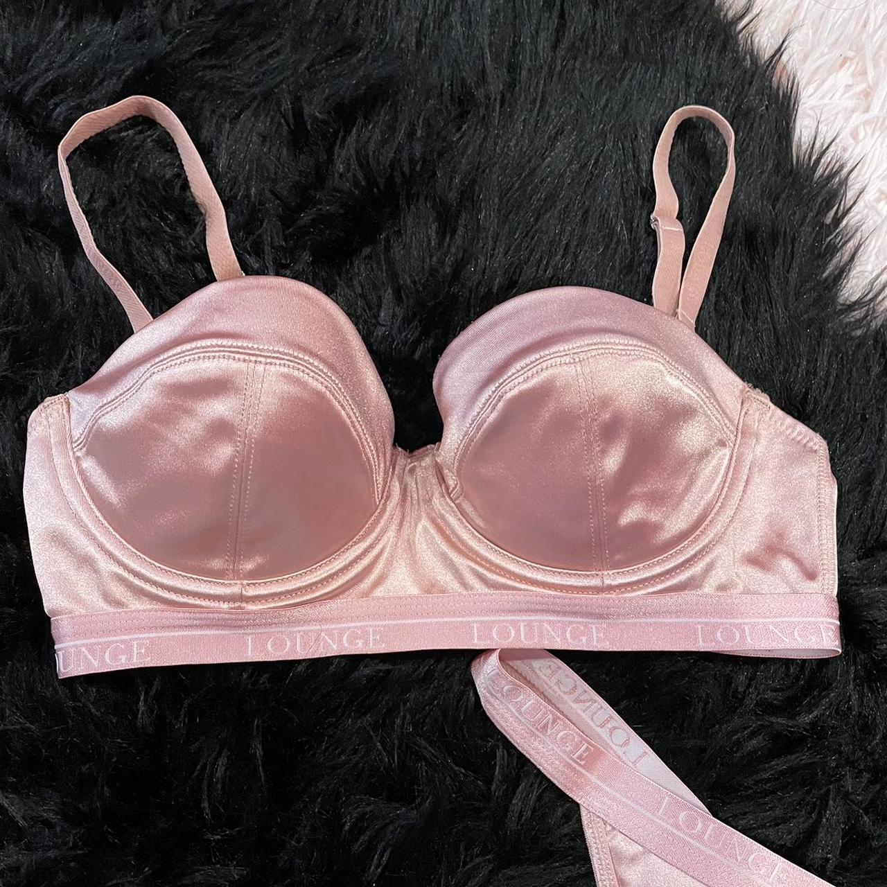 Women's Pink Bra | Depop