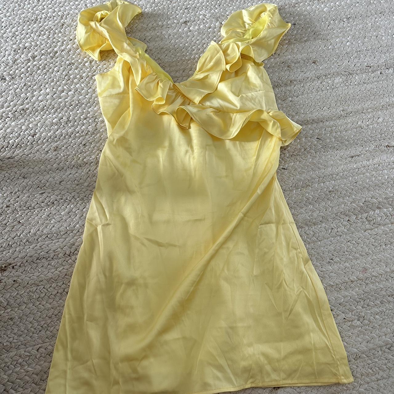Finesse yellow dress Never been worn Low back - Depop