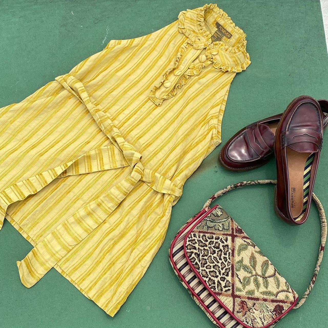 Twee style/era XXI top Love the rich color and... - Depop