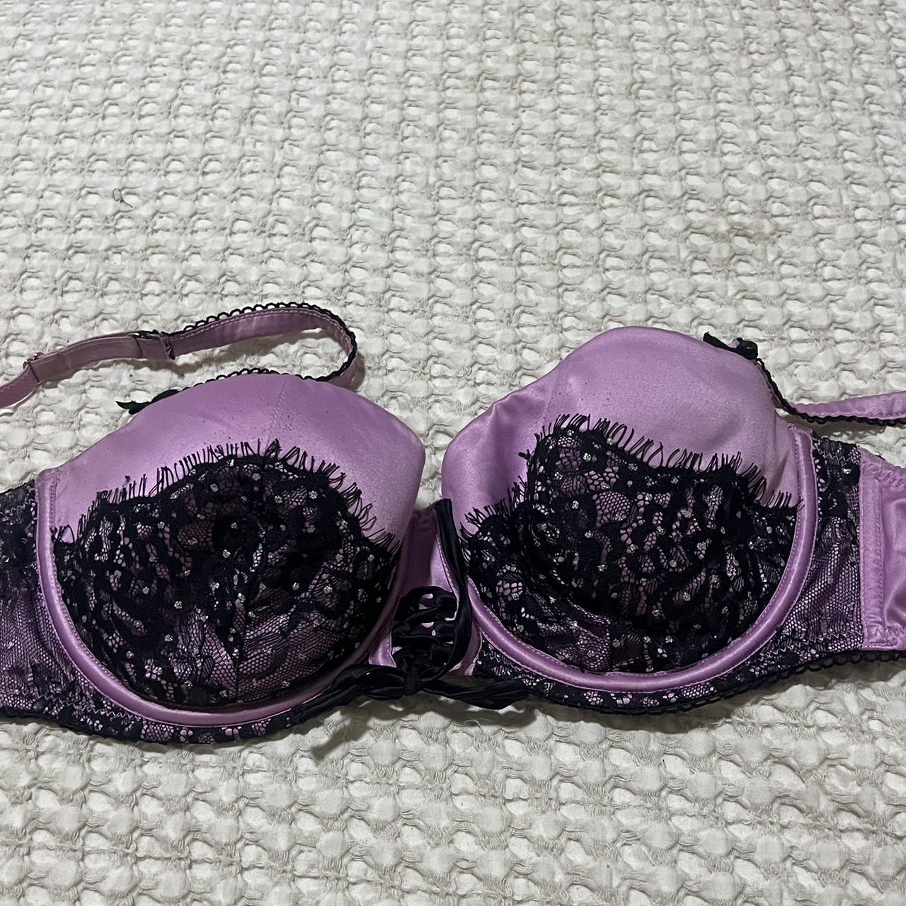 purple and back bras n things bra size 10D worn once💜 - Depop