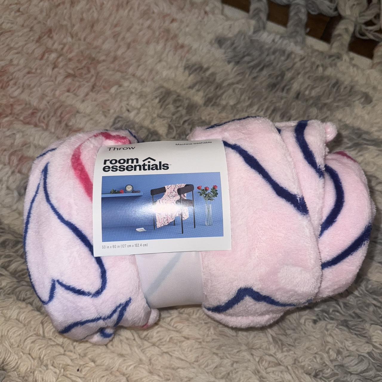 Soft pink and blue throw blanket #bedroomessentials | Depop