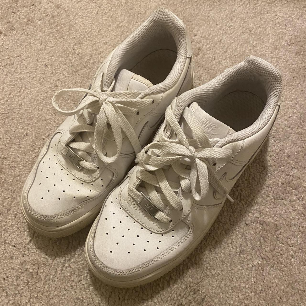 White Nike air force 1s size 5.5Y it fits a... - Depop