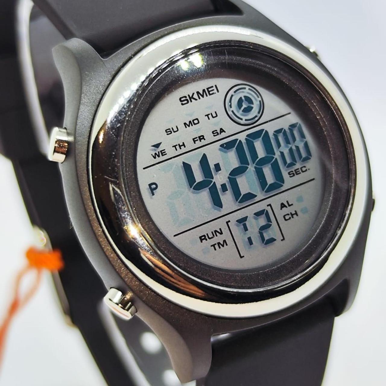 Mens silver cased digital watch - Depop