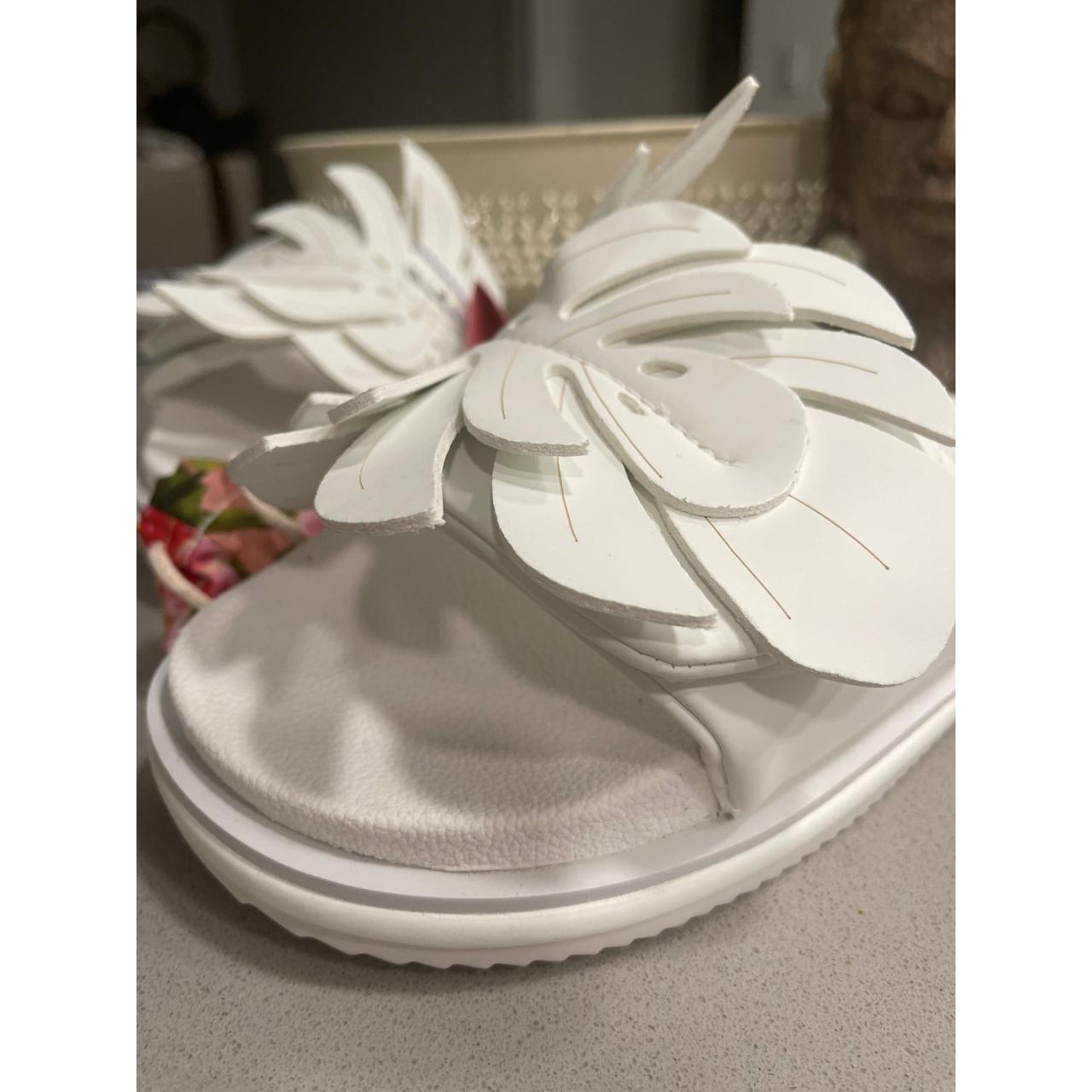 NWT Farm Rio Monstera Platform Slides Sz US 10... - Depop