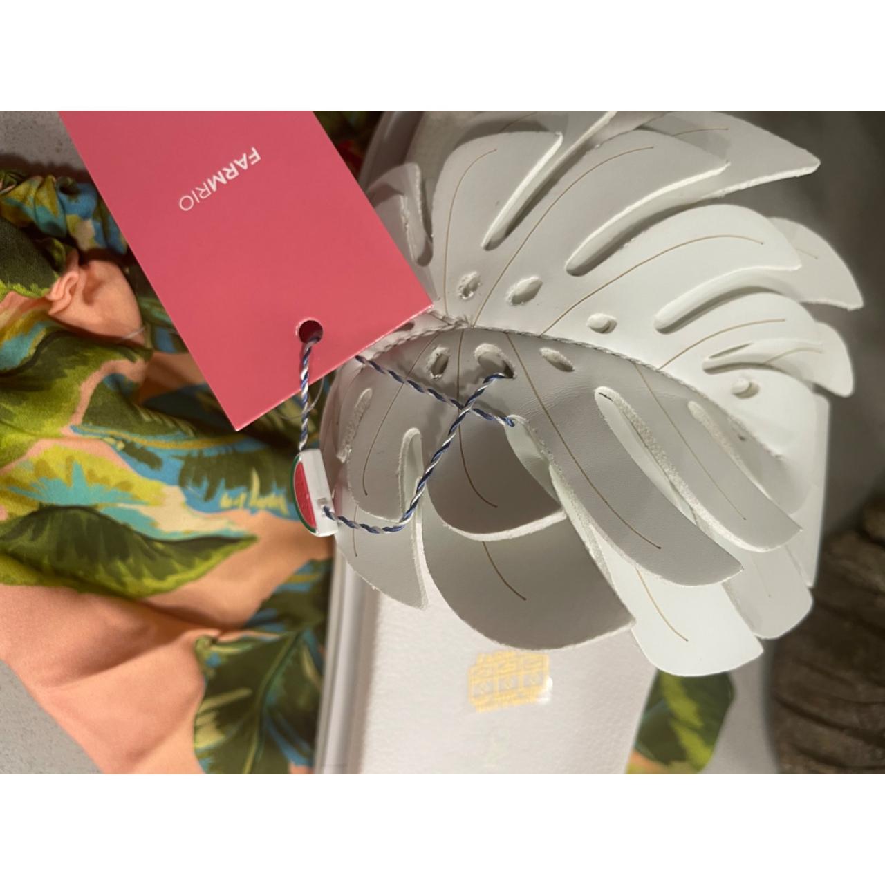 NWT Farm Rio Monstera Platform Slides Sz US 10... - Depop