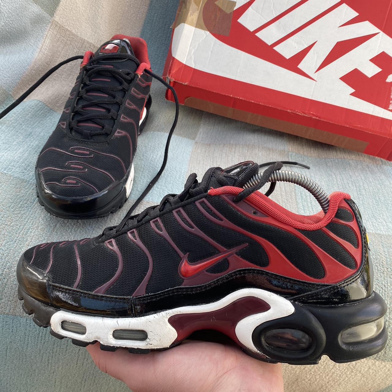 Nike Men's Red and Black Trainers | Depop