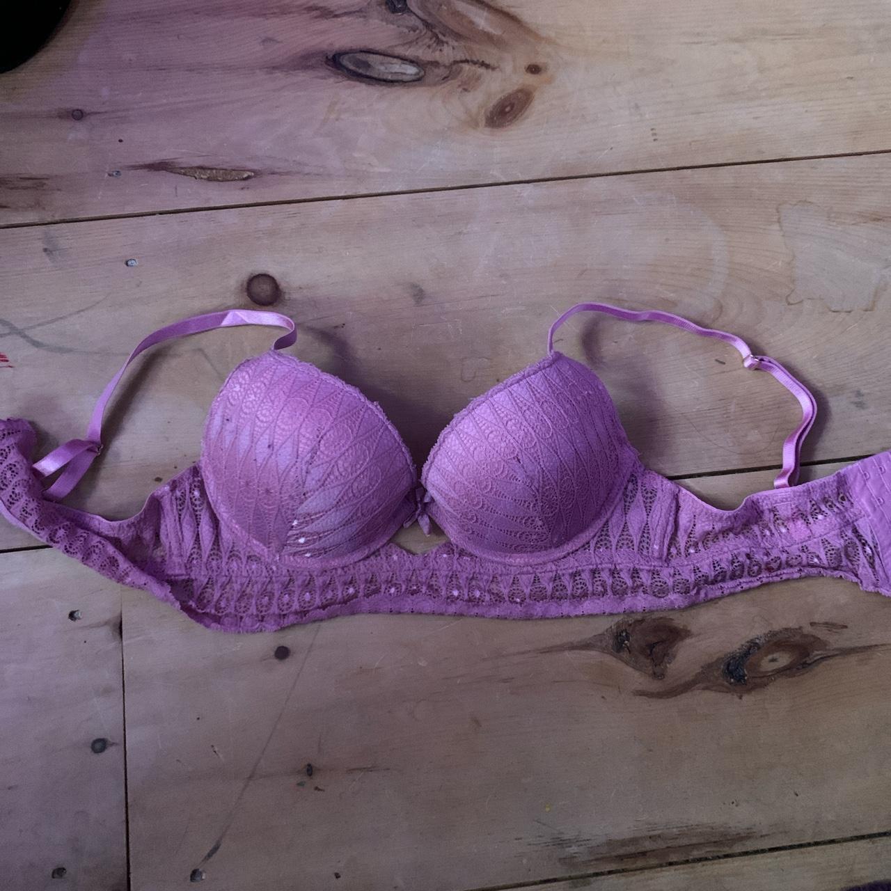 pink lacey bra by Daisy Fuentes - Depop