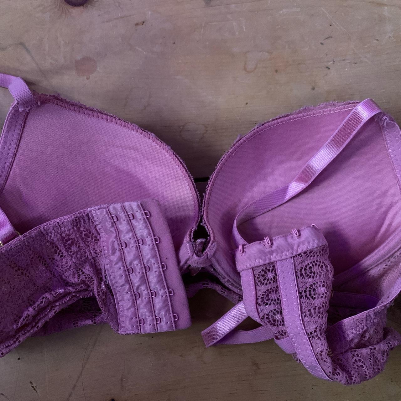 pink lacey bra by Daisy Fuentes - Depop