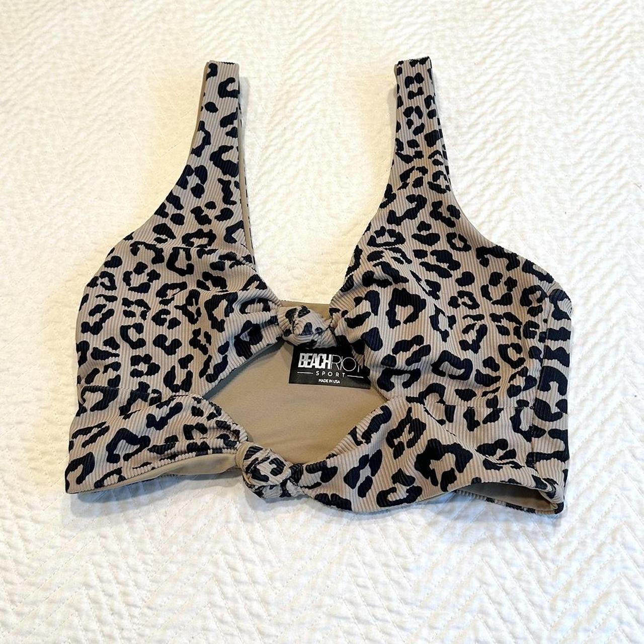 Beach Riot Bowie Sports Bra/Top in Leopard/Cheetah 🖤... - Depop