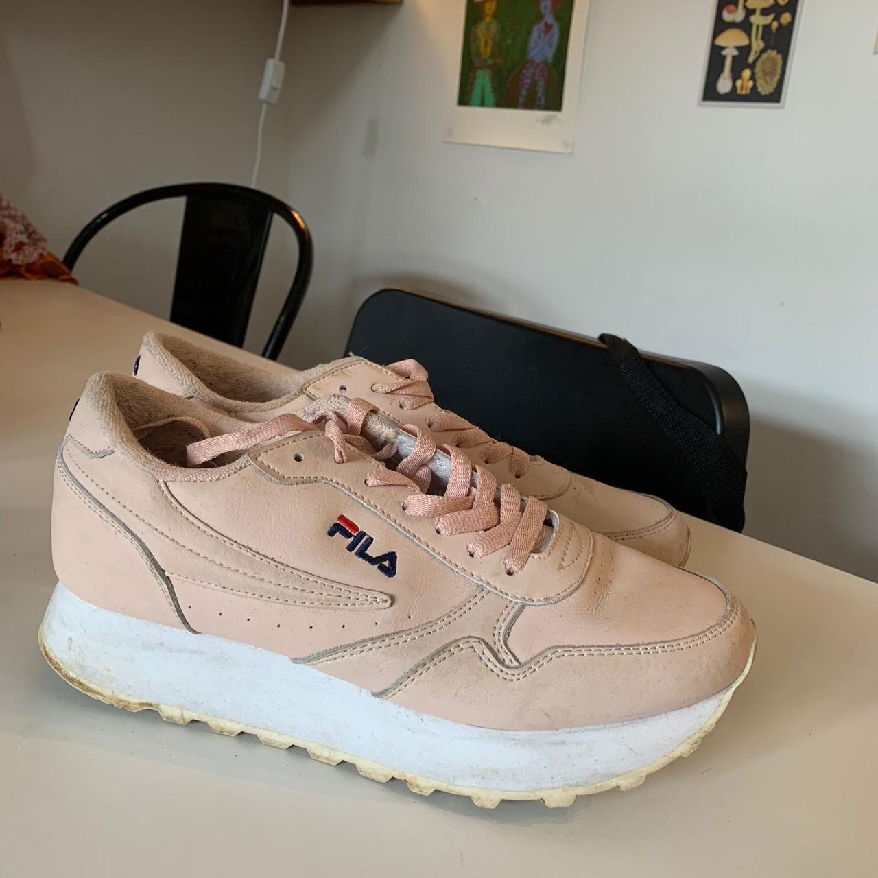 Fila baby pink platform trainers Only worn a few times - Depop