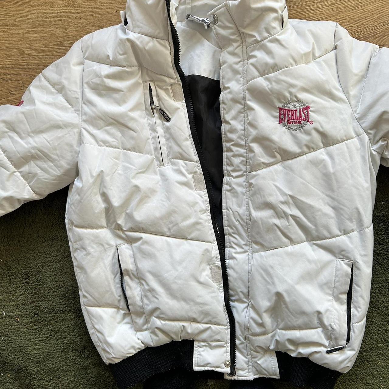 Everlast white puffer jacket Worn but still in good... - Depop