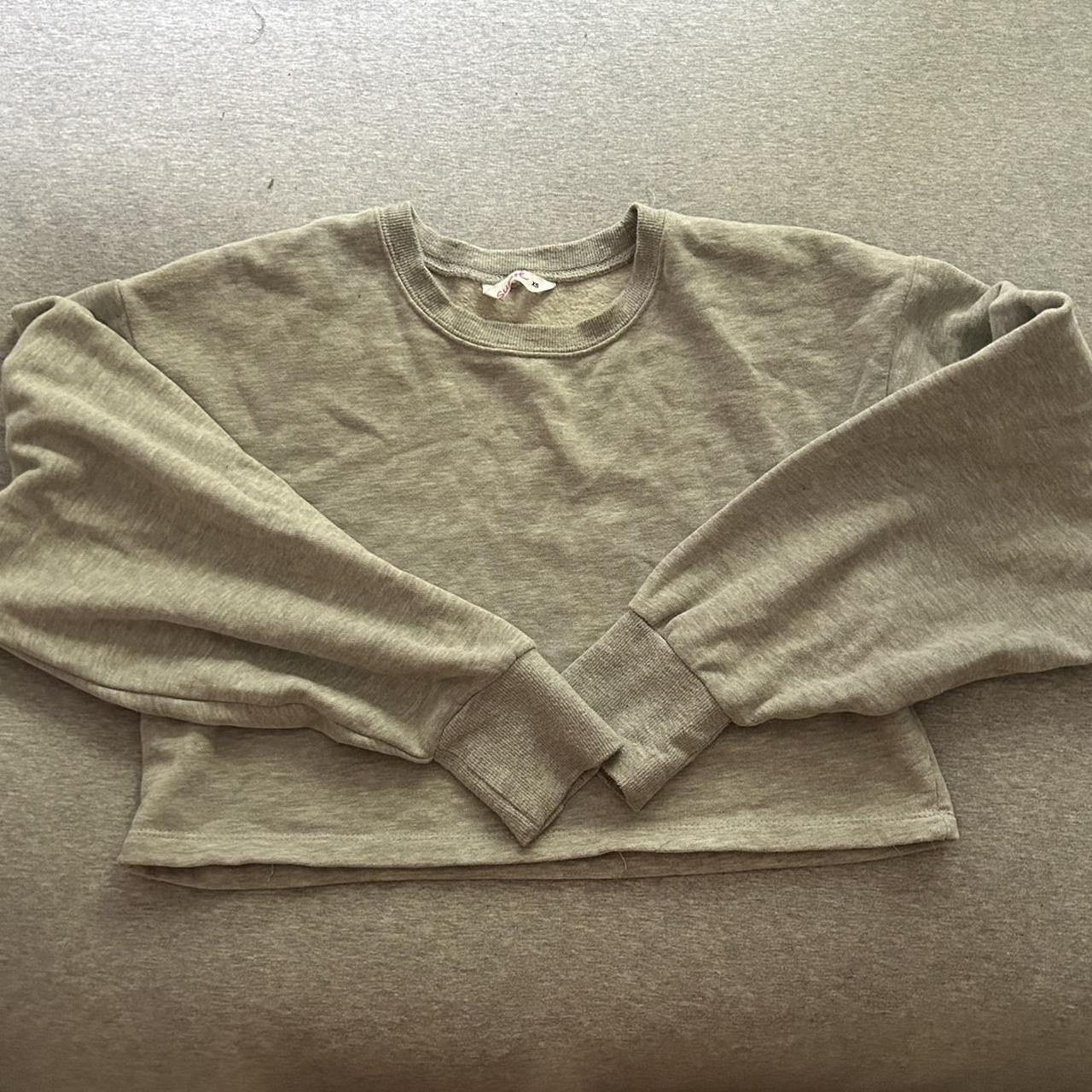 gray supre cropped jumper size extra small so comfy... - Depop