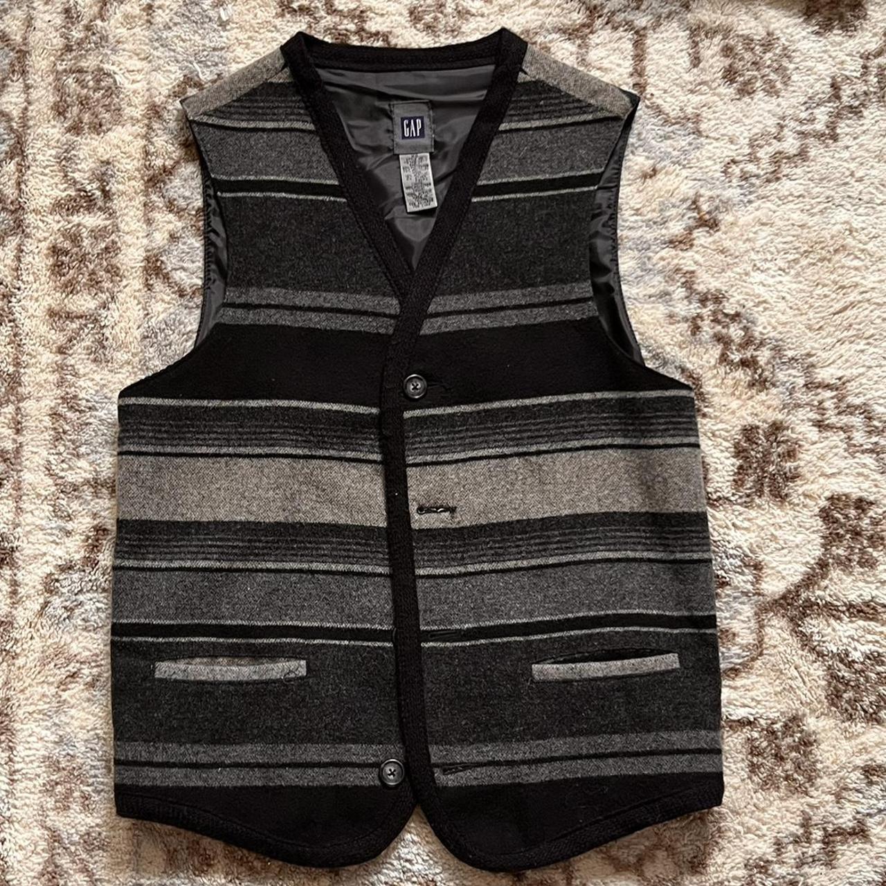 Very dapper gap vest 🤓 fits like a men’s small - Depop