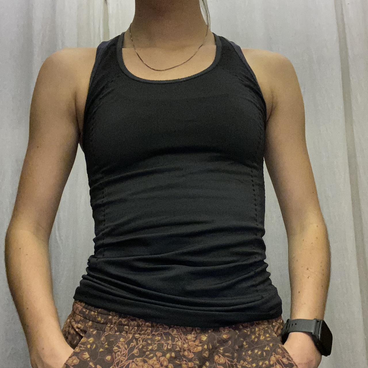 Grey workout tank 🌚🥈 - form fitting and... - Depop