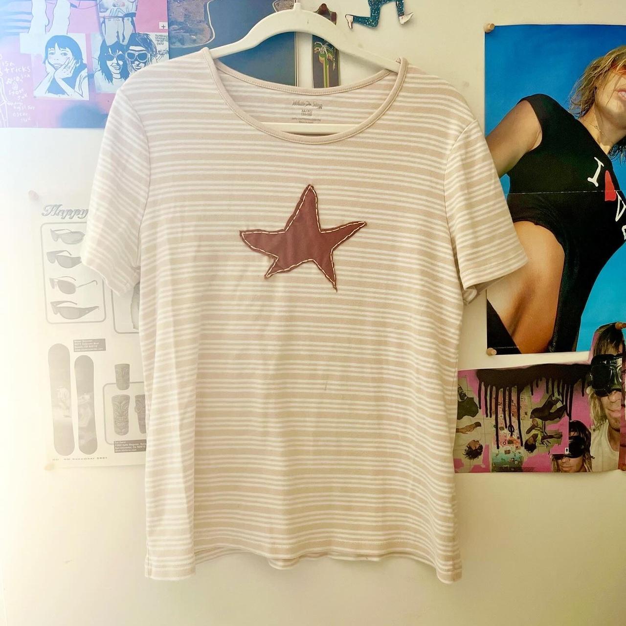 star patch tee! fits sizes s-L $25 - Depop