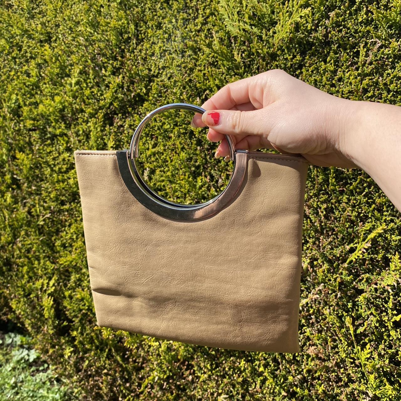 Stunning vintage style handbag, funky loop handles... - Depop