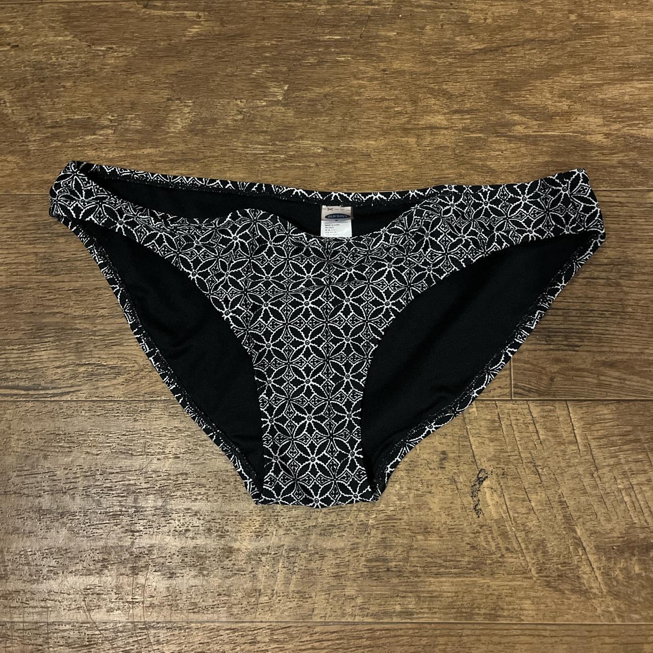 Black and white patterned bikini bottoms; only worn... - Depop