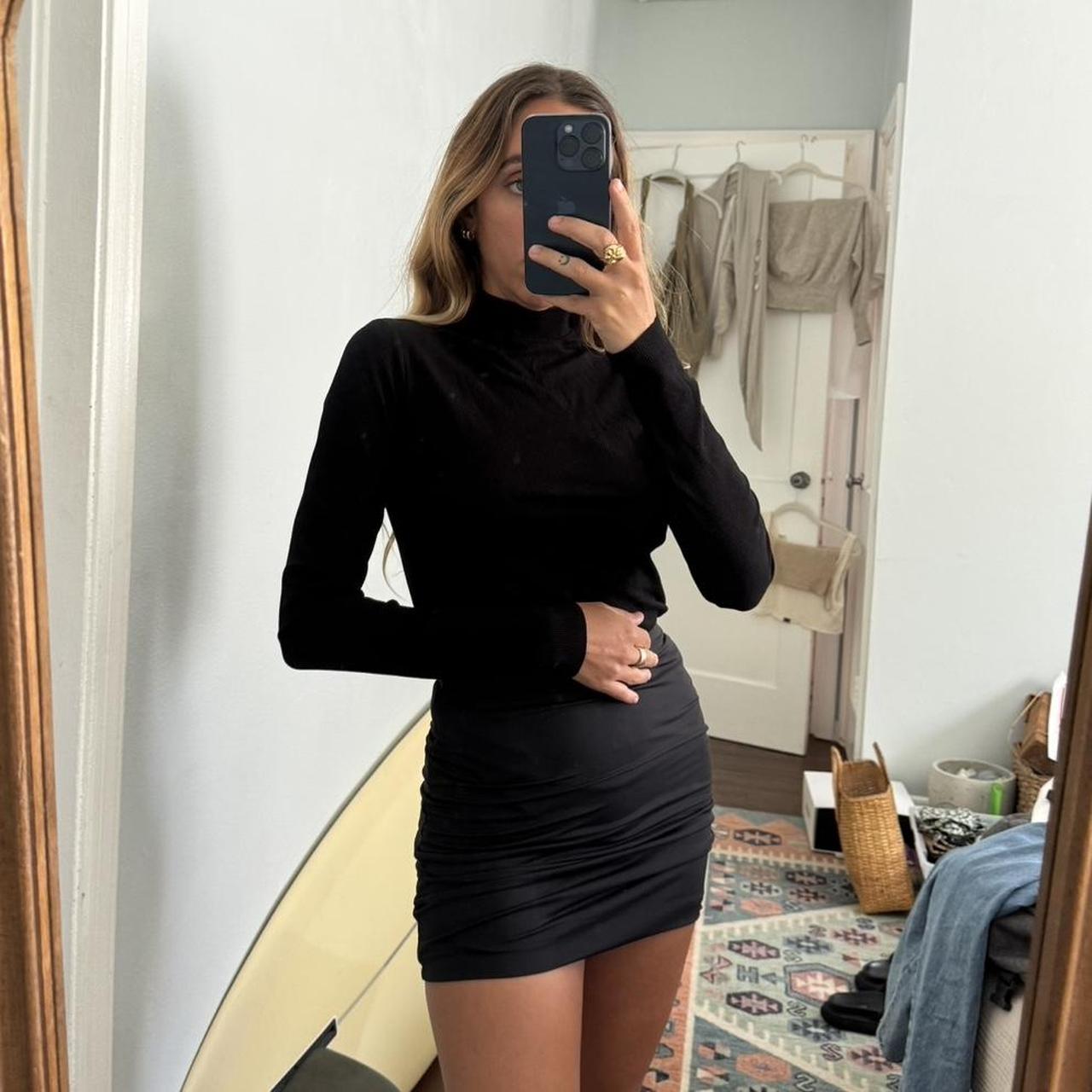 Henne elia skivvy black - Depop