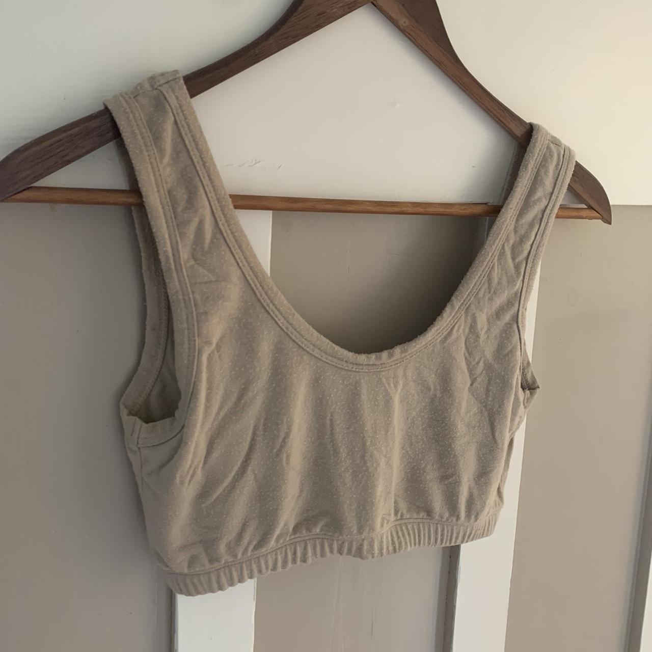 Vege Threads crop size XS - Depop