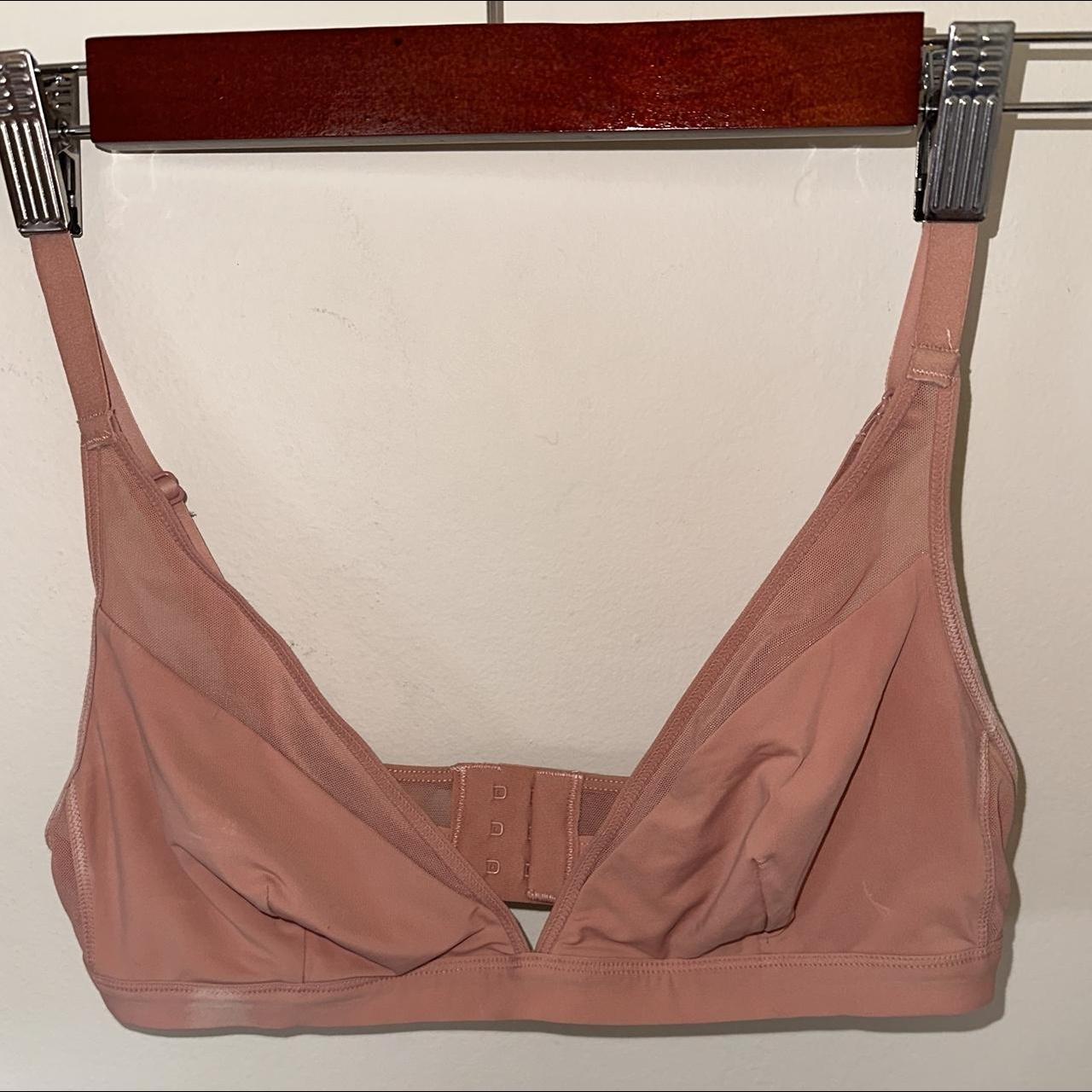 Parade Women's Pink Bra | Depop