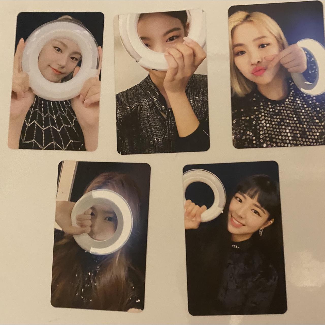 itzy official light ring photocards pcs comes in... - Depop