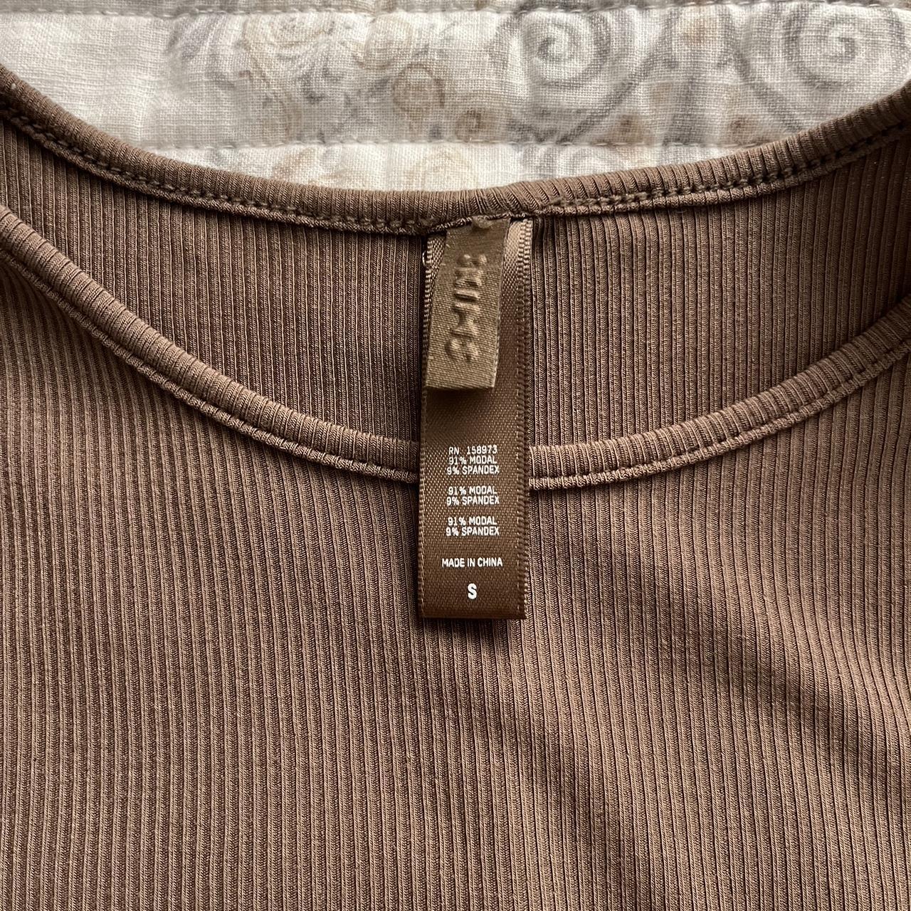 sold out skims dress -SIZE: Small -only worn once... - Depop