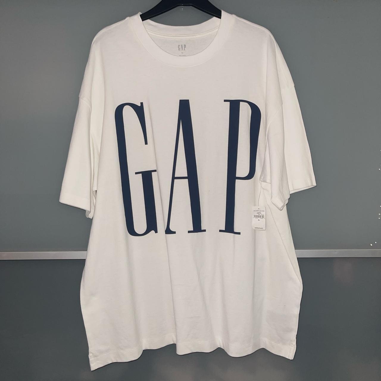 BNWT white GAP T-shirt Size XL #gap #t-shirt - Depop