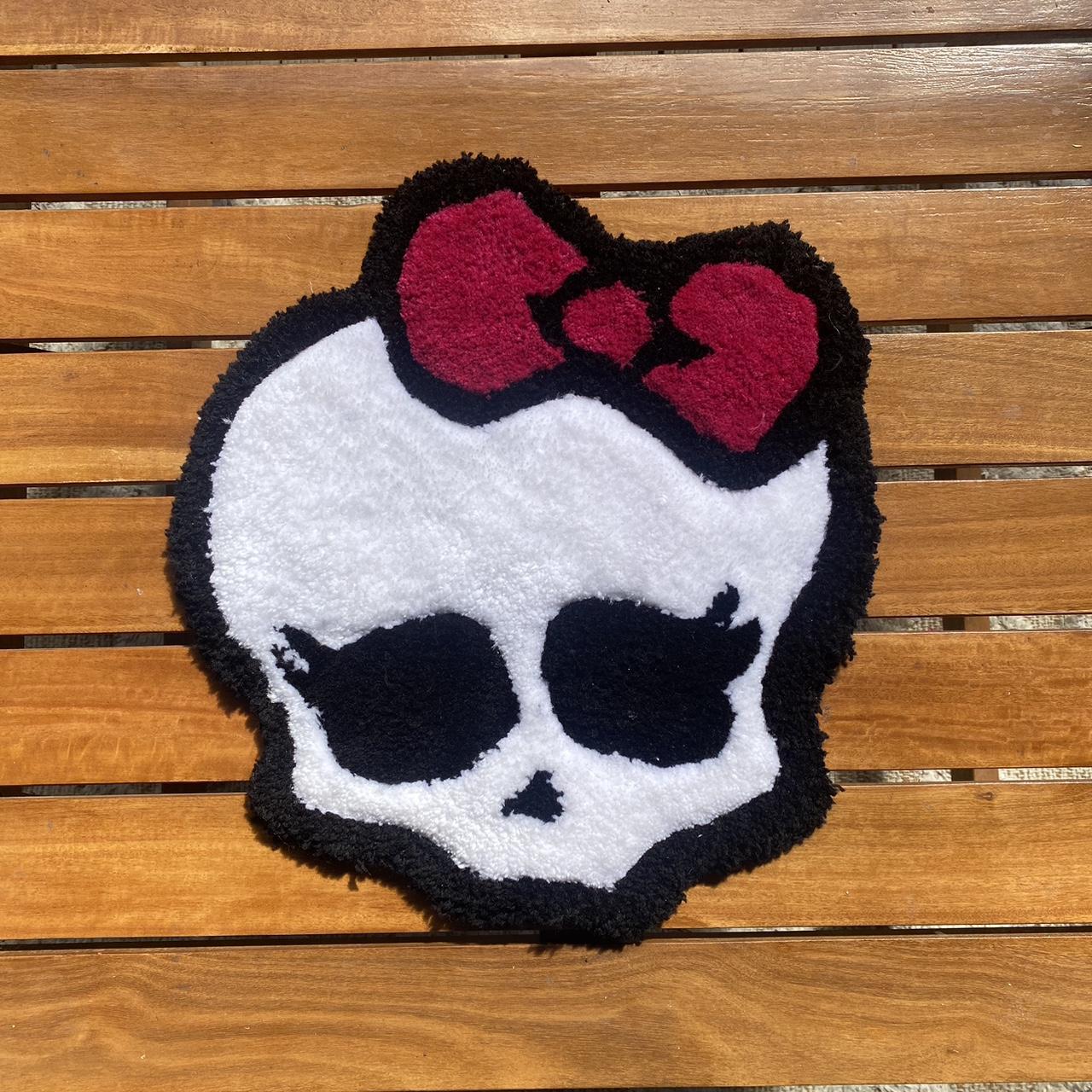 HAND TUFTED RUG - MONSTER HIGH SKULL * 38cm X... - Depop