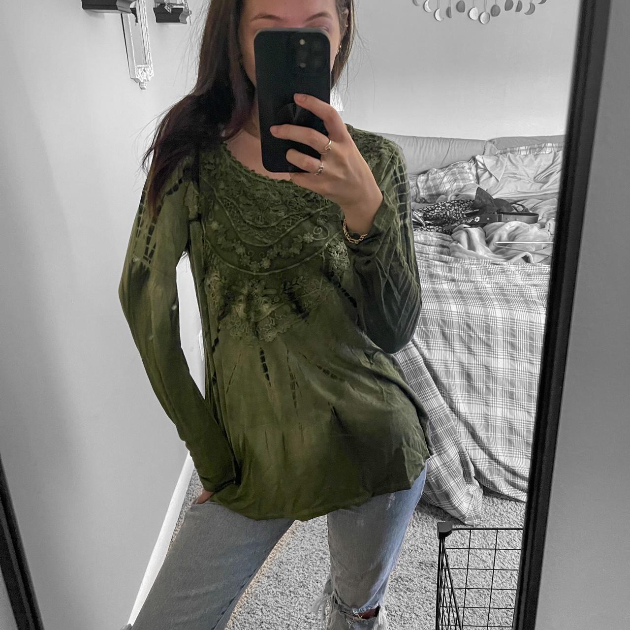 medium - Melissa Paige tie dye green appliqué long... - Depop