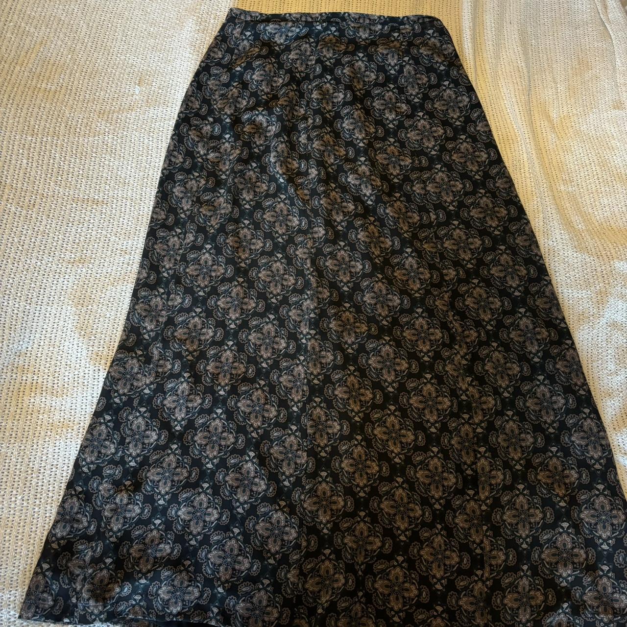 adorable floral pattern maxi skirt by vintage... - Depop