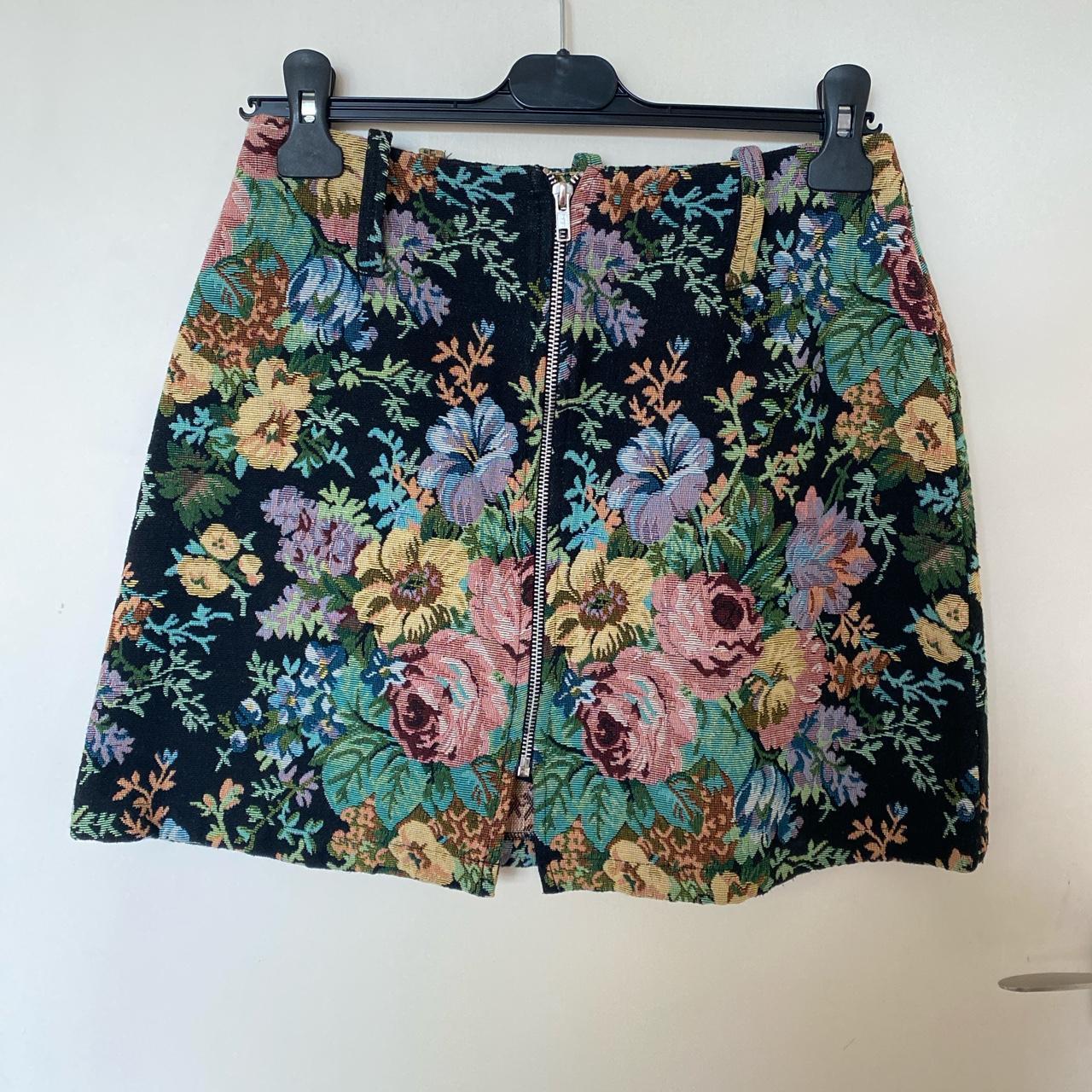Cute ASOS zip through mini skirt in a floral... - Depop