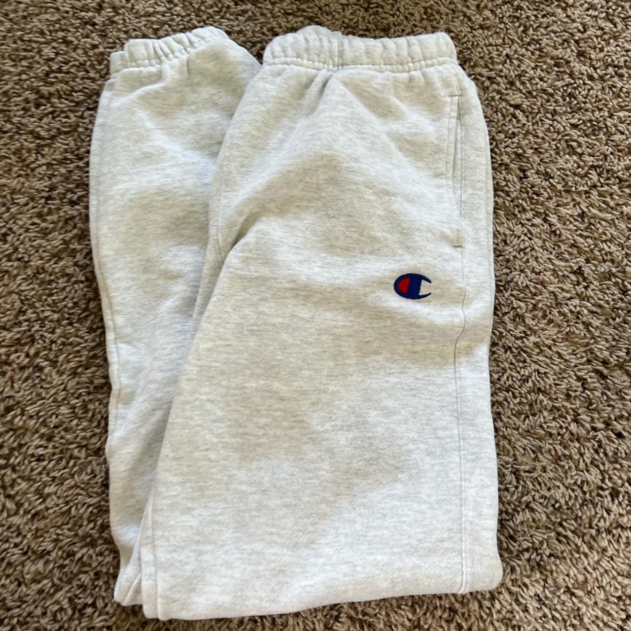 champion sweatpants size small - Depop