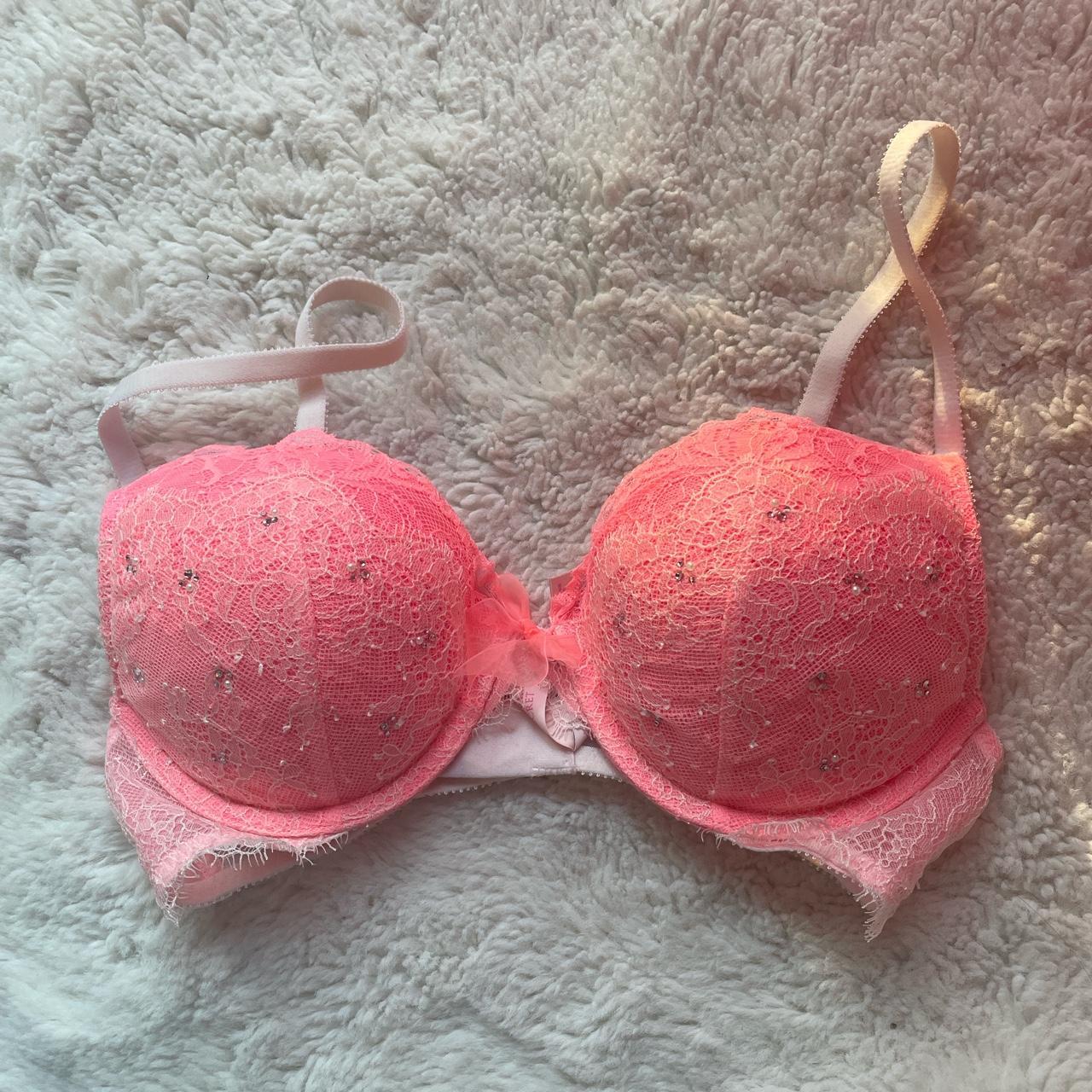 Victoria's Secret Women's Pink and Cream Bra | Depop