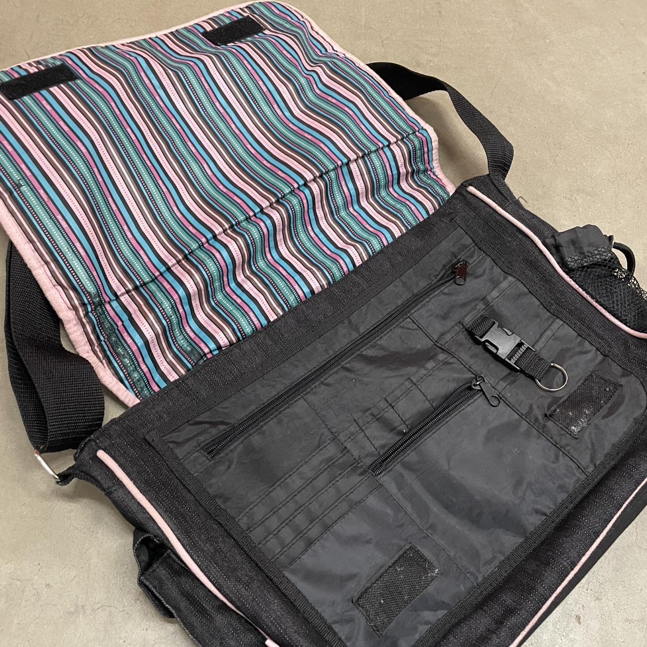 Mudd black and pink messenger bag! - absolutely... | Depop