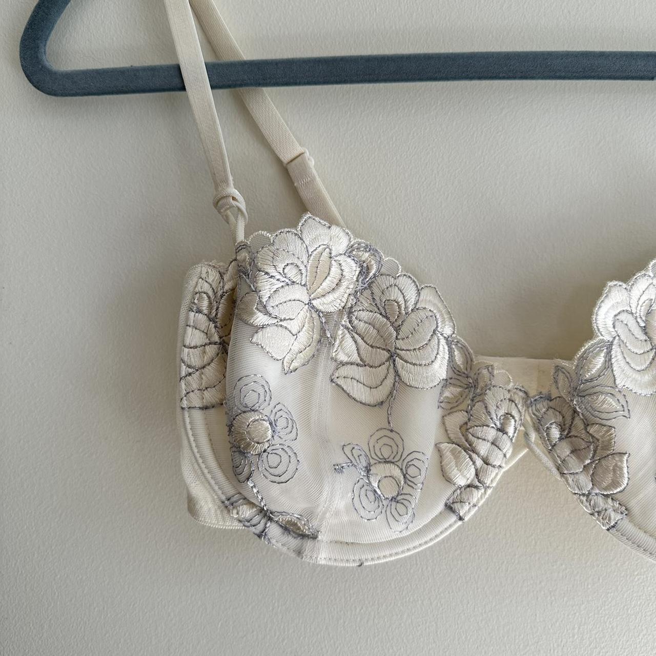 Ella bra 🌾 🌾 Auto-buy is on for ** UNTRACKED... - Depop