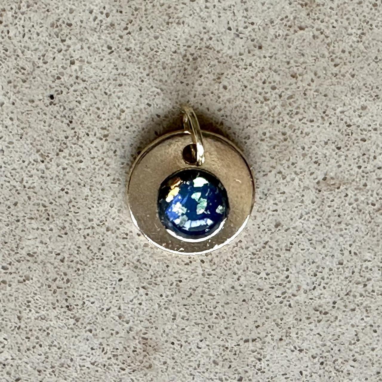 🌈 Beautiful, shiny gold tone, circle pendant with... - Depop