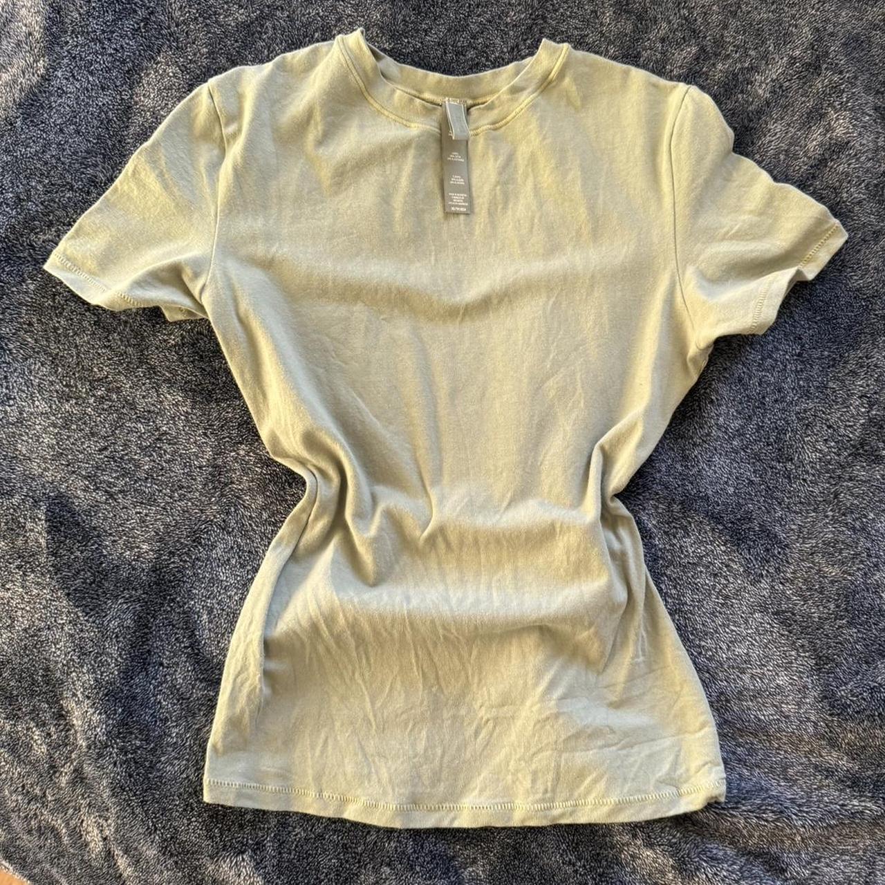 Skims cotton jersey in mineral Short sleeve Worn... - Depop