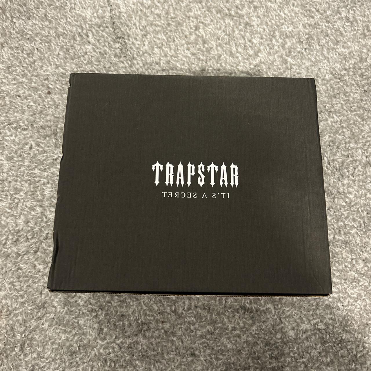 Mens Black Trapstar Irongate Gradient SnapBack... - Depop