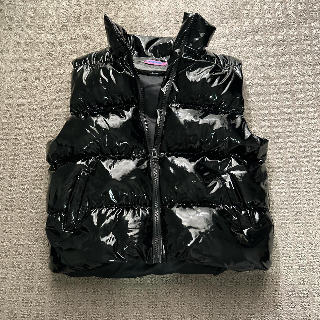 Edikted black shiny puffer vest - Depop