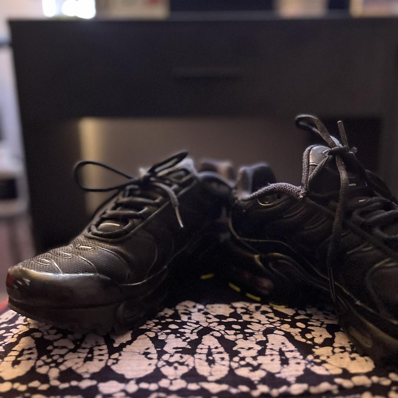 Size small nike air TN USED SIZE 6Y - Depop