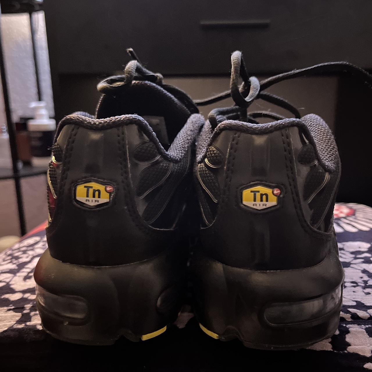 Size small nike air TN USED SIZE 6Y - Depop
